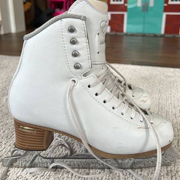 JACKSON | Shoes | Jackson Ultima Evo Figure Skates Size 5r | Poshmark